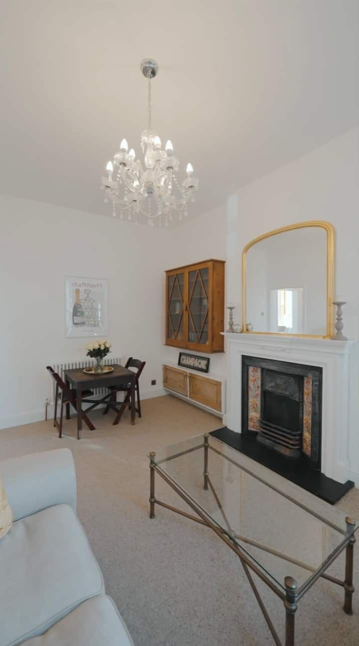 Luxury Apartment In Clifton Village - 4psn - Bristol