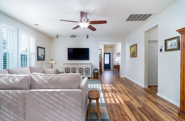 Welcome To Lolo’s Pondview Retreat! - Mount Pleasant, SC