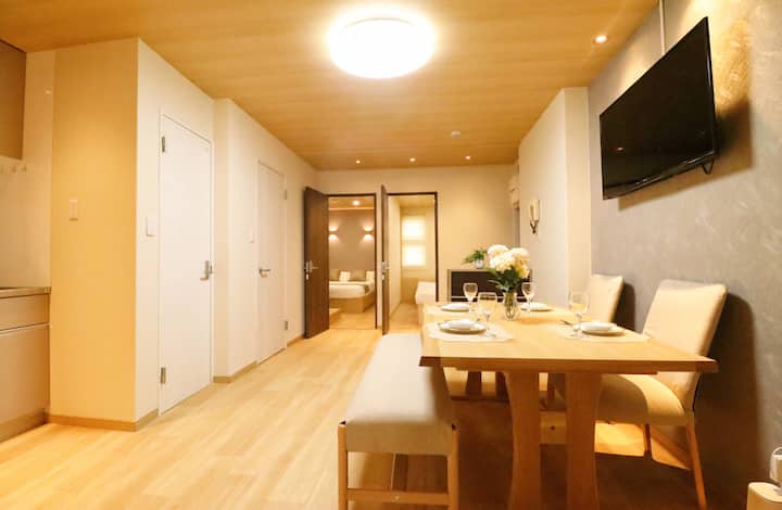 大阪市中心93平米豪华四房、两卫两浴室全日式套房，心斎橋、道頓堀、黒門市場、日本橋駅徒步1分钟可到达 - 오사카시