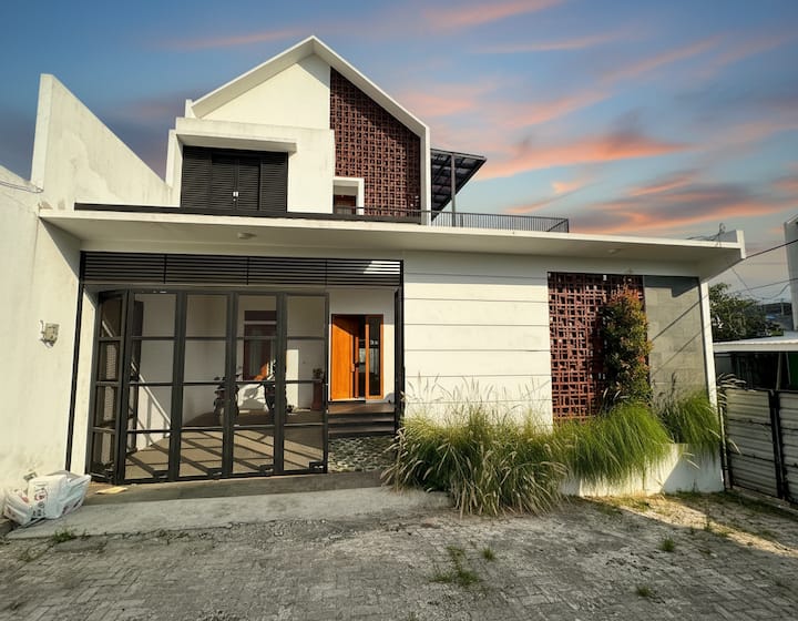 Villa Luas Dekat Malang-batu - Murah! Xtra Bed - Malang