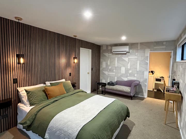 Stylish, Private Sanctuary - Wanaka
