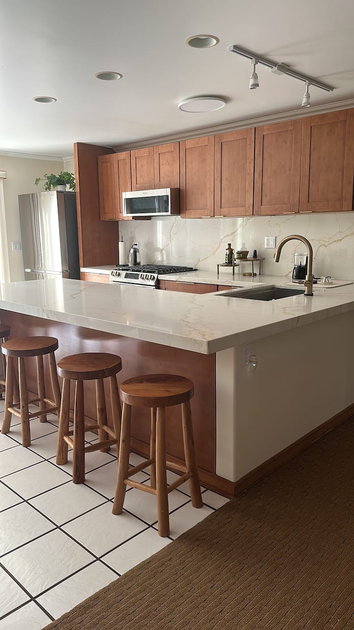Beautiful 2 Bedroom Sleeps 4 - Kailua, HI