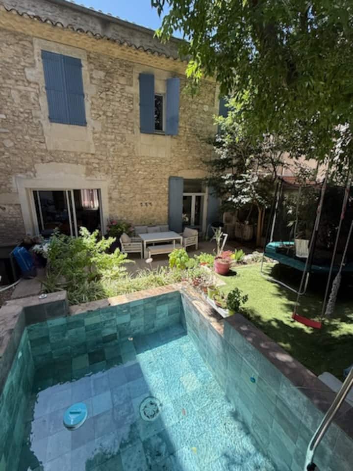 Maison De Famille Avec Jardin à Côté Des Arènes - 尼姆