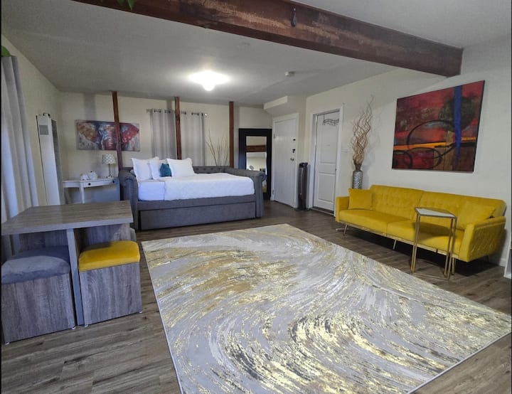 Snug-as-a-bug  Private Tranquil In-law + Parking - San Leandro, CA