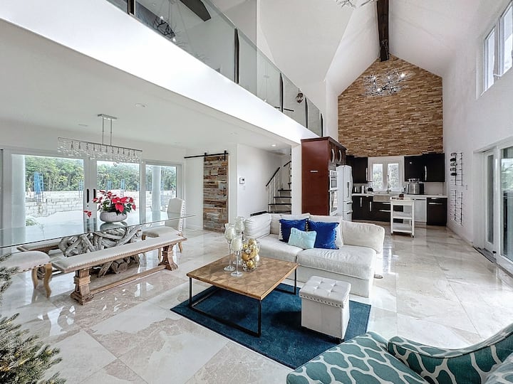 Pool House Loft - Nassau