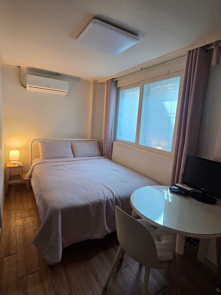 [Cute & Cozy Apt] @ Hongdae/yeonnamdong - Seoul