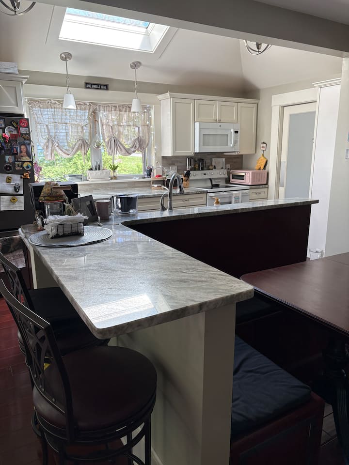 Large Guest Suite W/private Bath In The Berkshires - Lenox, MA