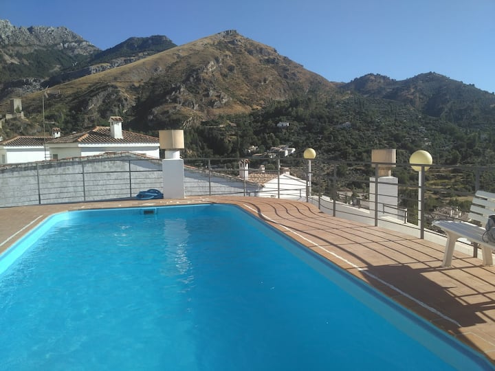 Cazorla. Piso Muy Amplio, Céntrico Y Tranquilo - Sierra de Cazorla