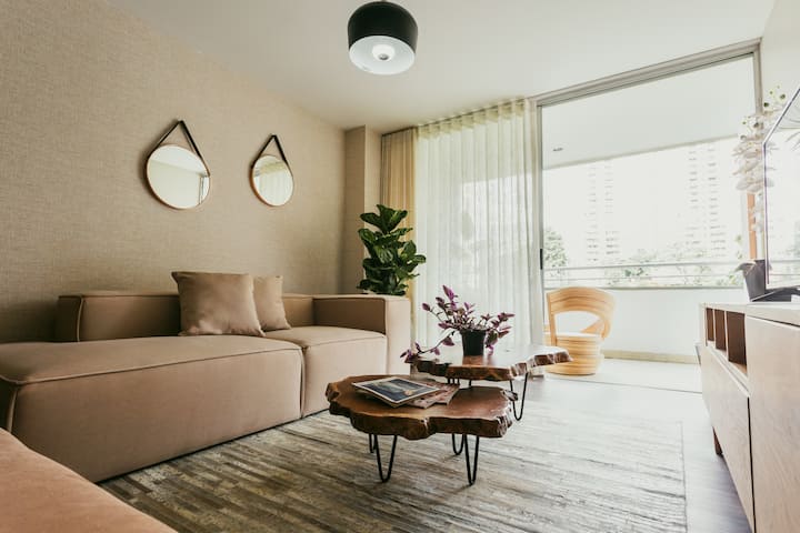 Best Location W/ Private Balcony & Rooftop Views! - Medellín