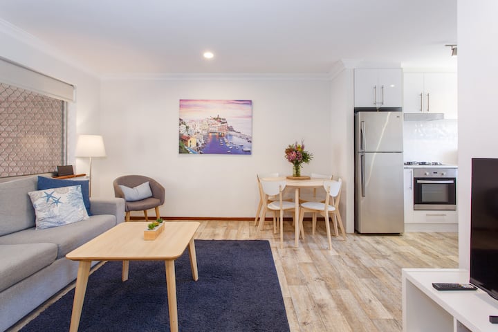 Life’s A Beach | Walk To Beach & Cafés - Perth