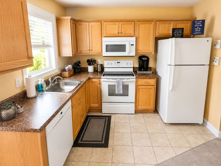 Private Suite Near Nc State | Patio & Parking - Raleigh, NC