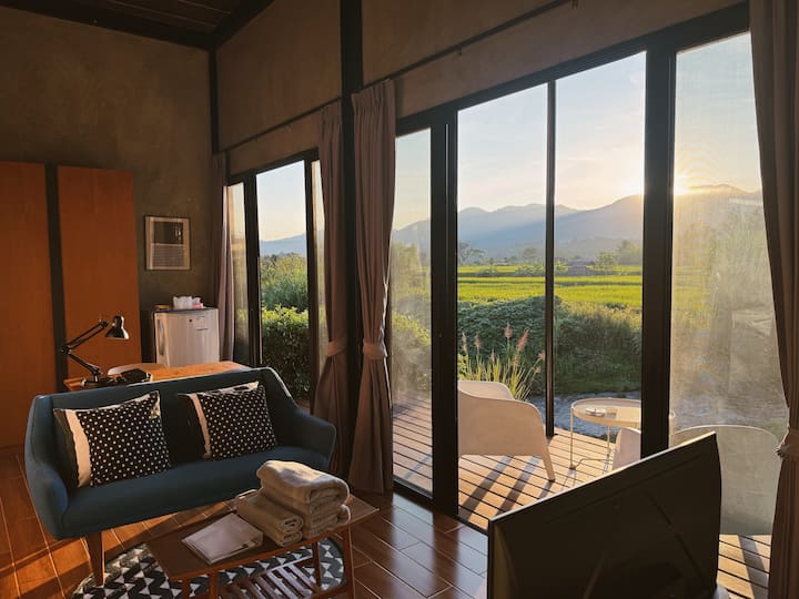 Small House W/ Panoramic Sunset View, Big Balcony - Mae Hong Son