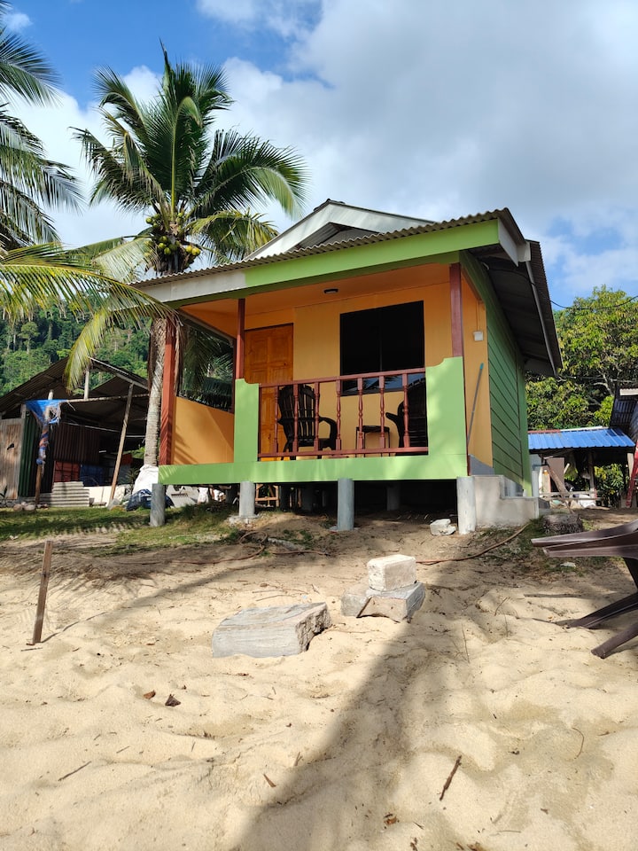 Permata Beach Chalet Hooligan Room - Tioman Island