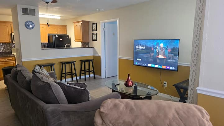 A- 2 Beds, 2 Baths Universal, Disney, Outlets - Orlando, FL