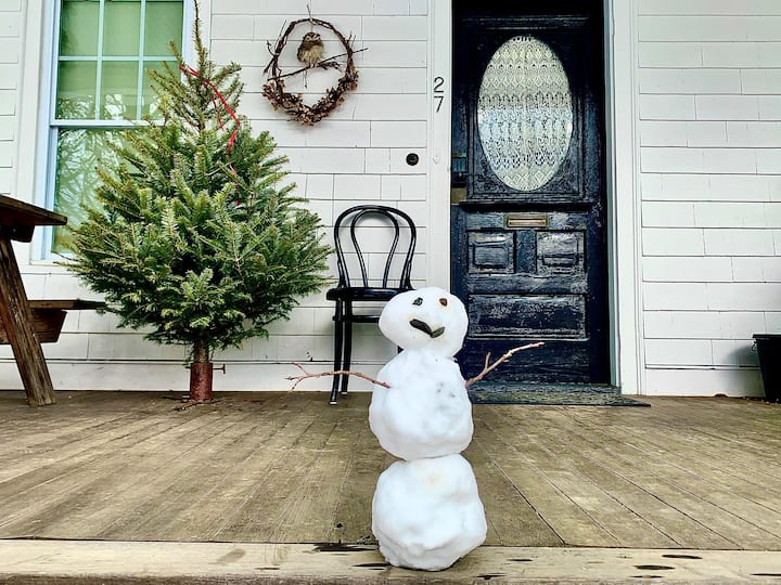 Bridge Of Flowers Cottage - Greenfield, MA
