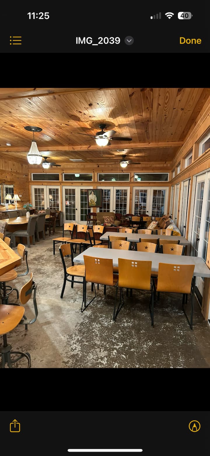 Pavilion Gathering ,25 Beds, 10 Baths, Peaceful - Round Top, TX