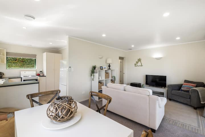 Cliff Top Cottage - Waiwera