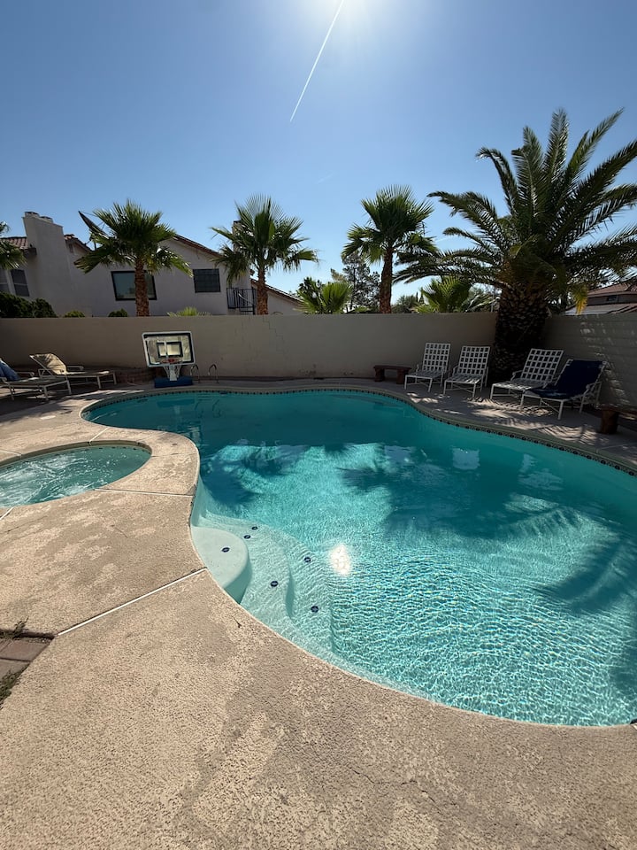 4bed House With Sparkling Swimming Pool And Spa! - 