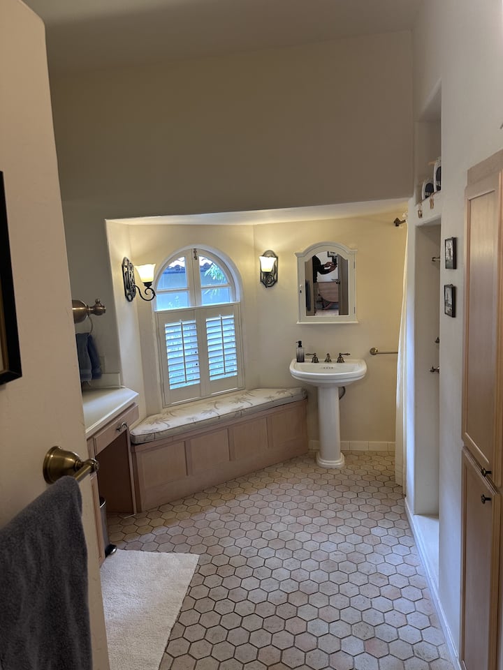 Private Apartment With Yard - Alameda, CA