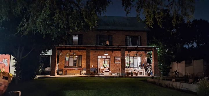 Long/short Term, Garden Flat. Cozy And Comfortable - Pretoria