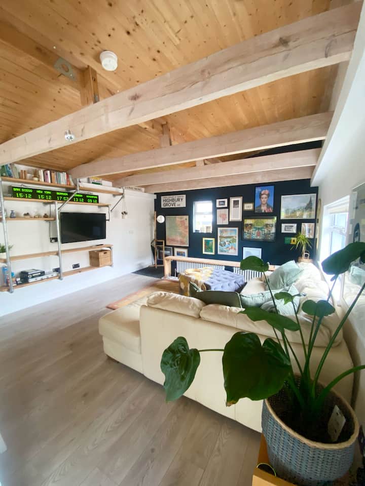 Warehouse Style Cavehill Apartment - Belfast