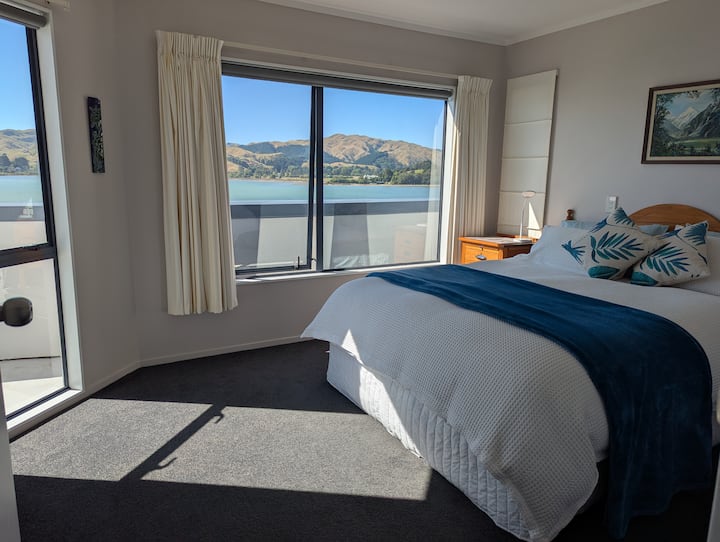 Private Bedrm, Ensuite+b'fast, Lounge, Views - Porirua