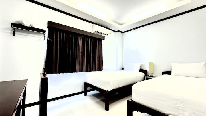 Deluxe Twin Bed Room #204 - Sukhothai