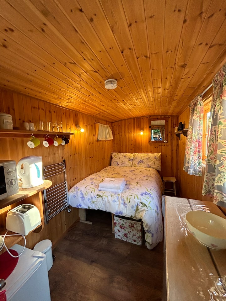 Wherryman's Way Shepherds Hut - Norfolk