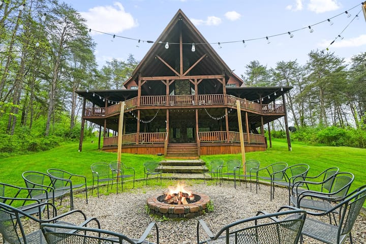 River Rock Lodge: 8br Retreat Near Old Mans Cave - Ohio