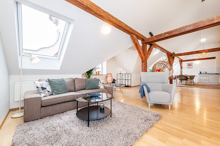 Central Location 2 Bedroom Attic Loft W/ Terrace - Prague