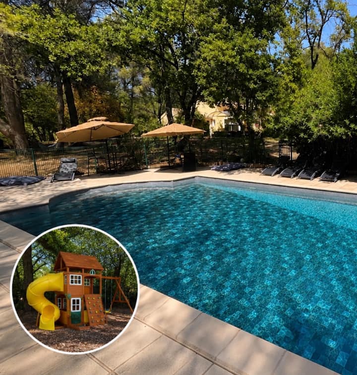 Piscine Chauffée Avec Barrière -Aire De Jeux - Vtt - Lauris