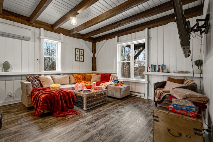 Kennebunkport House - Walk To Dock Square! - Kennebunkport, ME