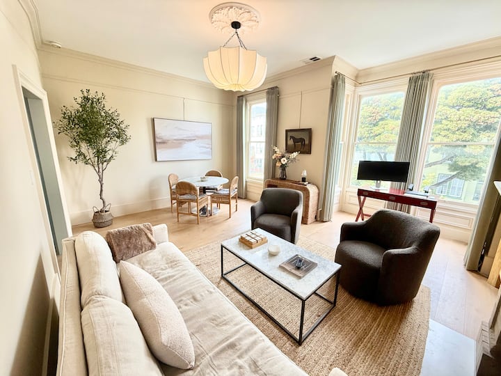 Stunning Top Floor Two Bedroom Designer Victorian - San Francisco, CA