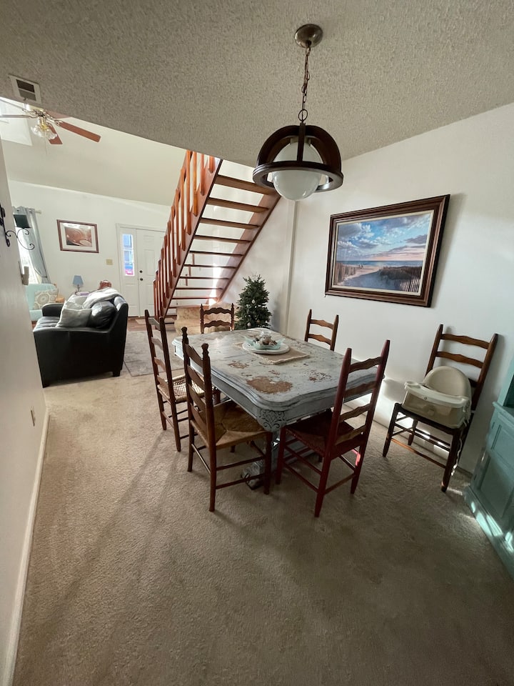 Virginia Beach Townhome - Chesapeake, VA