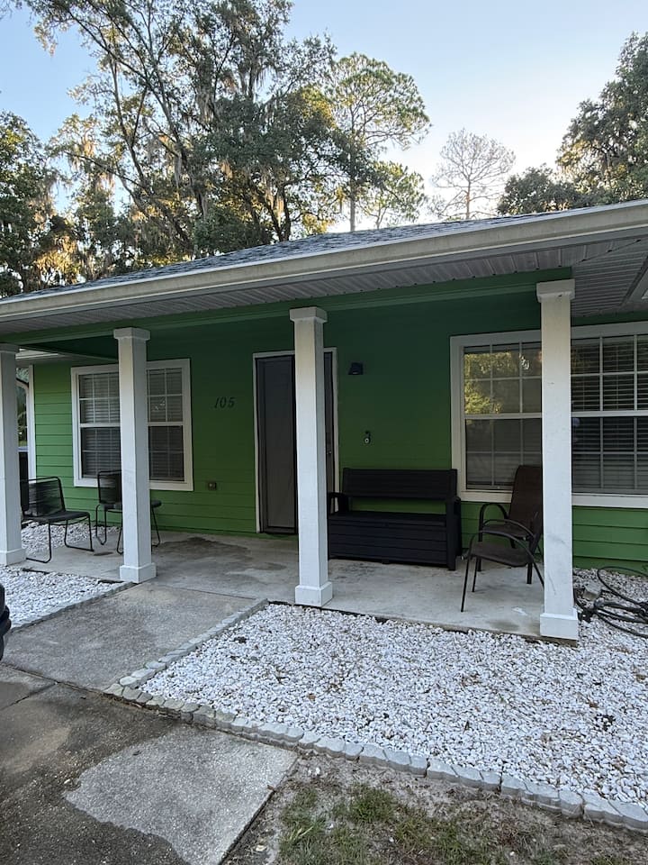 The Hidden Gem (No Hidden Fees-pets Welcome) - Gainesville, FL