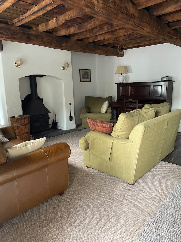 Lake Coniston, Traditional 17th Century Farmhouse - Coniston