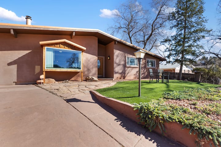 Walk Gog & Red Rocks: 4br, Hot Tub, Pets, Manitou! - Colorado Springs