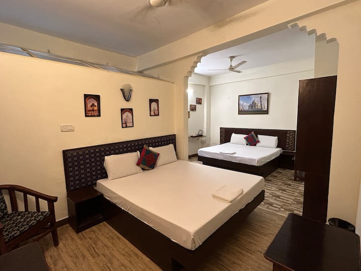 Max House- 2 Double Beds- 2 Km From Tajmahal - Agra