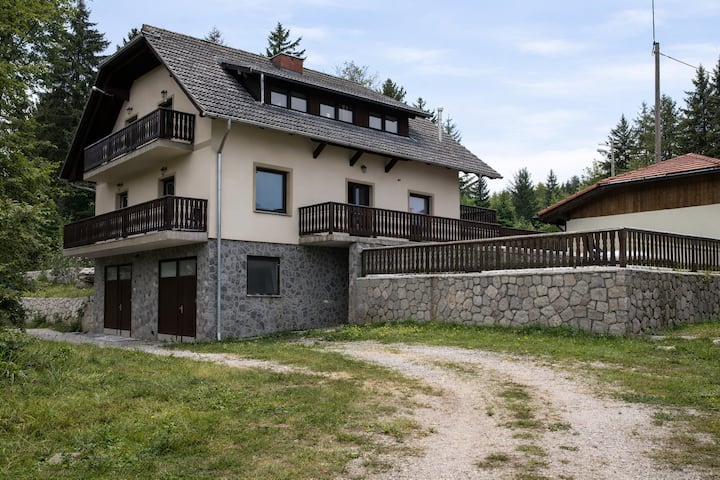 Spacious Apartment With A Mountian View In Zreče - Pohorje