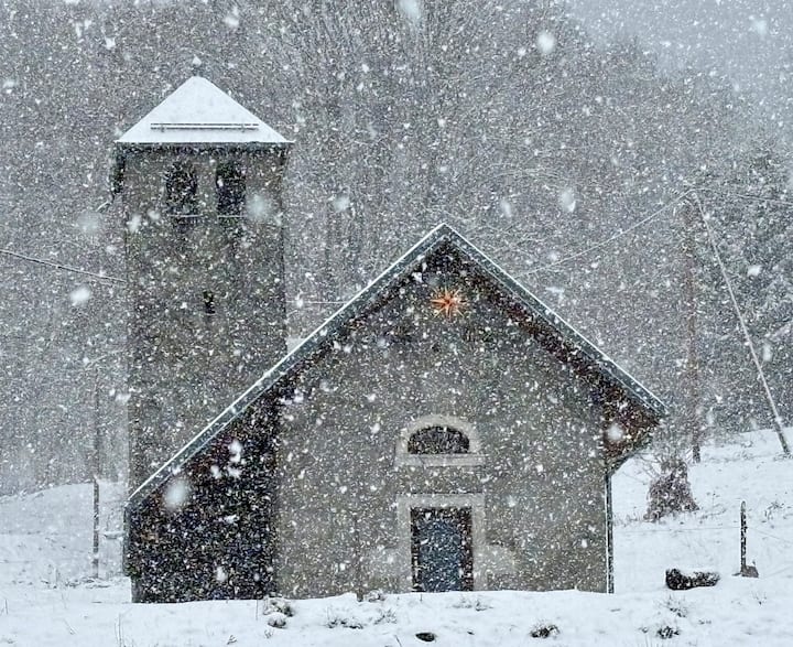 Une Chapelle Au Col De Tamié: Glaces & Cows - Albertville