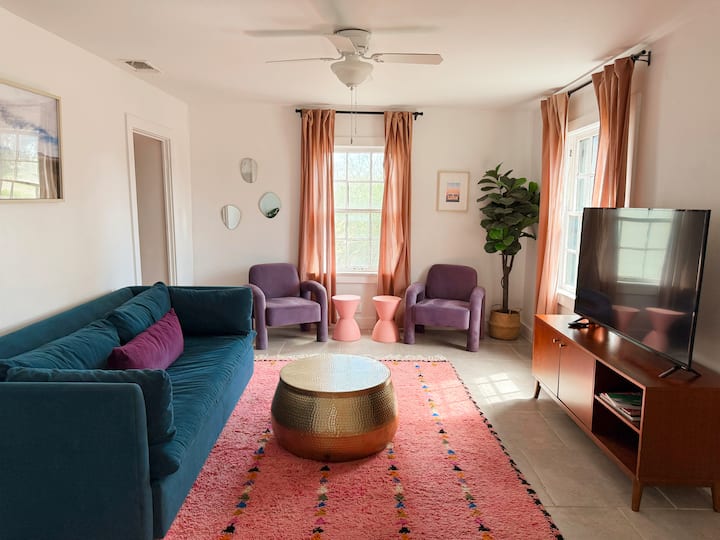 High Desert Retreat: Marfa Three Bedroom - Marfa, TX