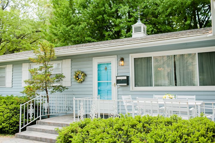 Peacock Palace - Strafford, MO