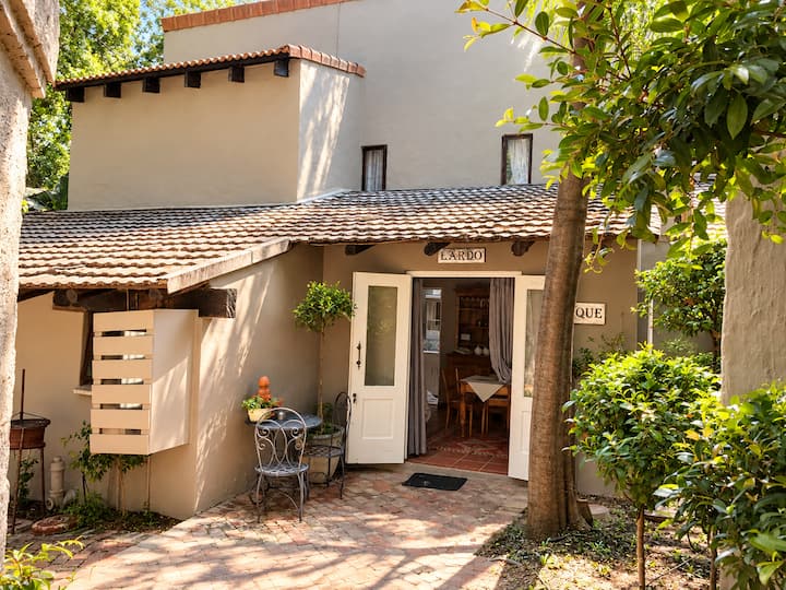 Afrique - Family Unit In Waterkloof Ridge - Pretoria