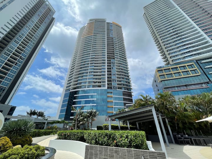 Good Location Ocean View Near Southport Light Rail - Gold Coast