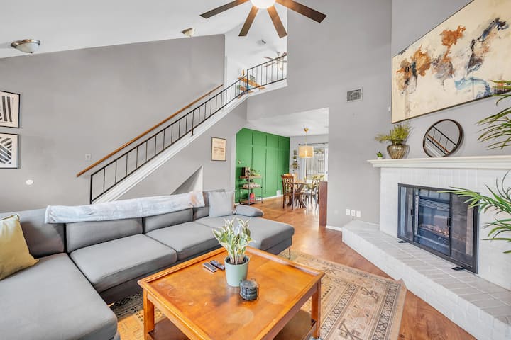 Spacious N Austin Home-low Fees/a+ Wi-fi/office - Pflugerville, TX