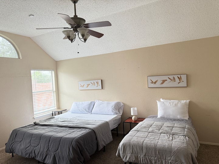 Spacious Brick Home,beautiful Neighborhood, A Gem! - Plano, TX