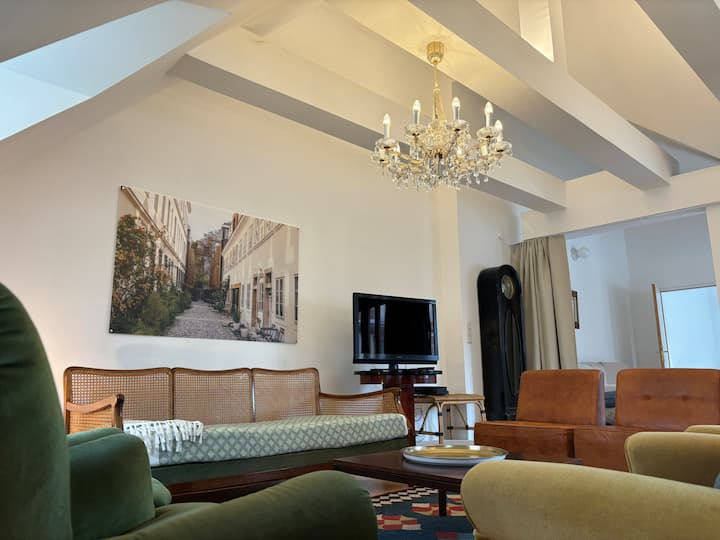 Großzügiges Apartment In Historischem Gebäude - Wien