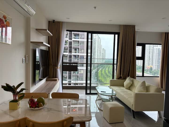 2br Beverly Solary -