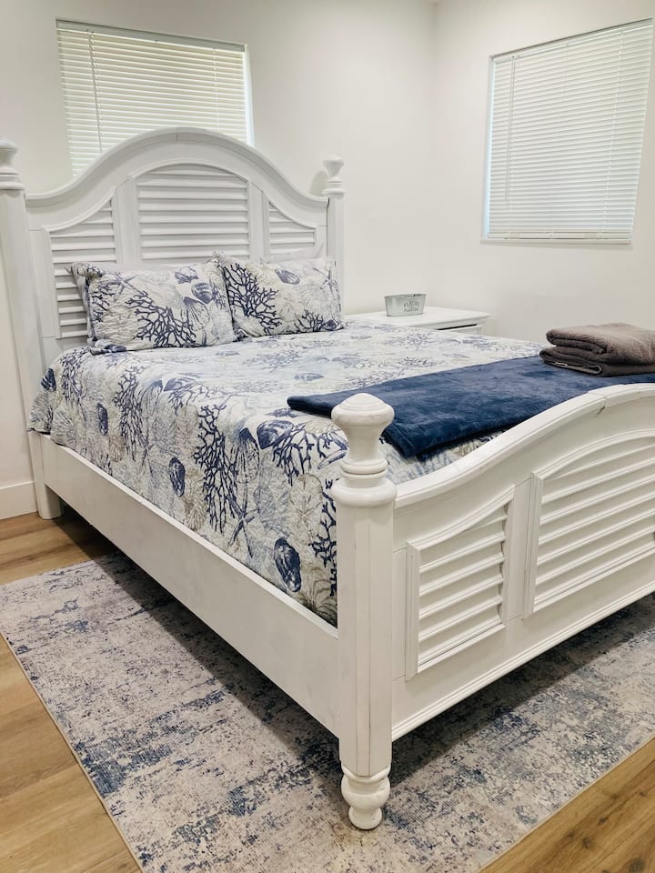 House, Spacious Backyard  & Parking - Deerfield Beach, FL