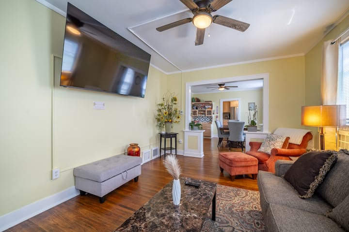Mayberry Loft Apartment - Elgin, IL